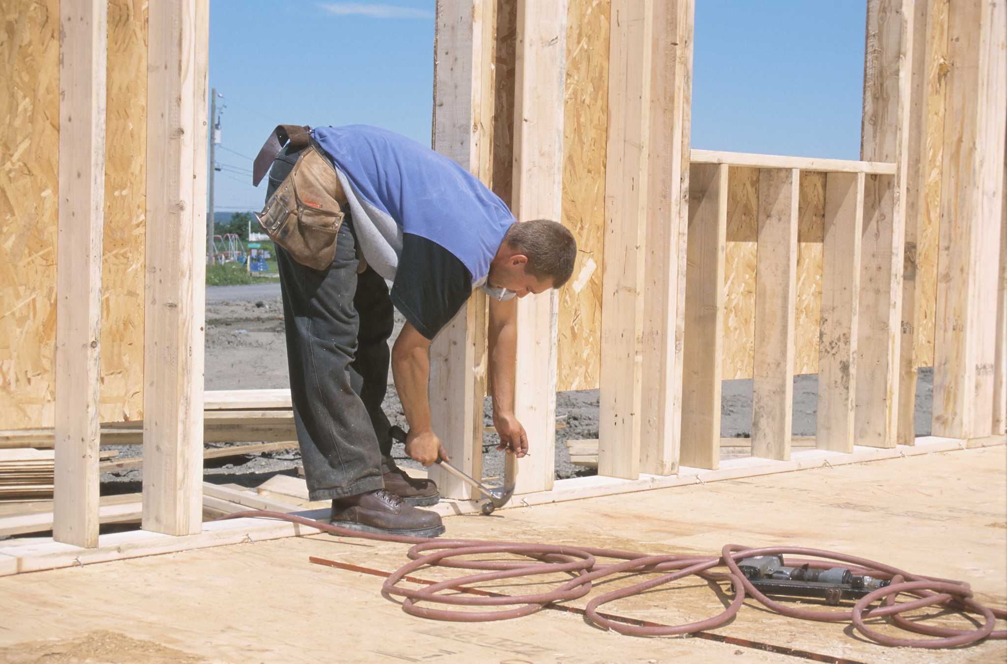 How to Frame a Wall With 2X6's