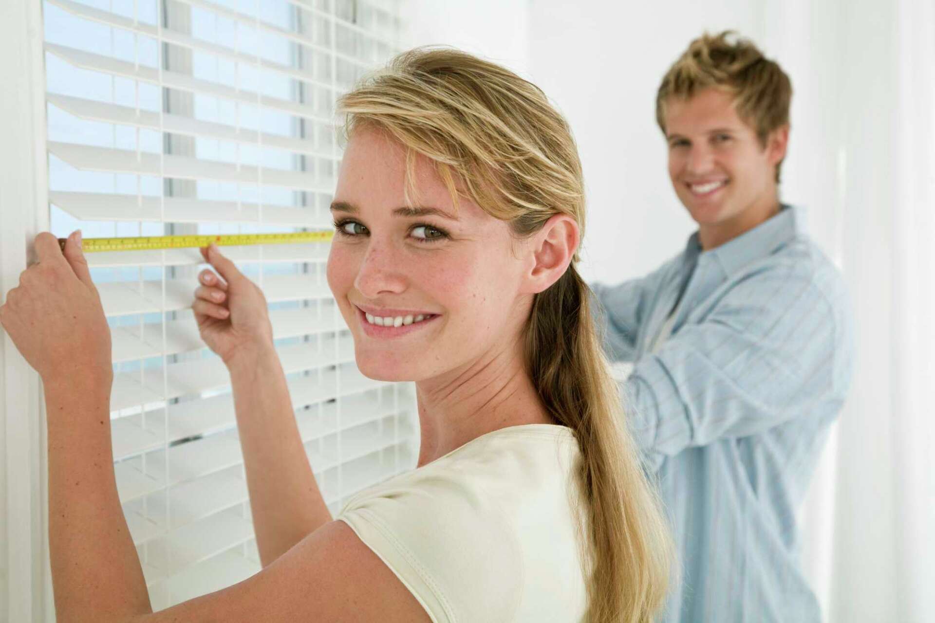 How to Glue Fabric to Mini Blinds