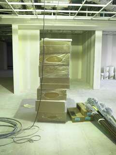 How to Secure a Wall to a Suspended Ceiling