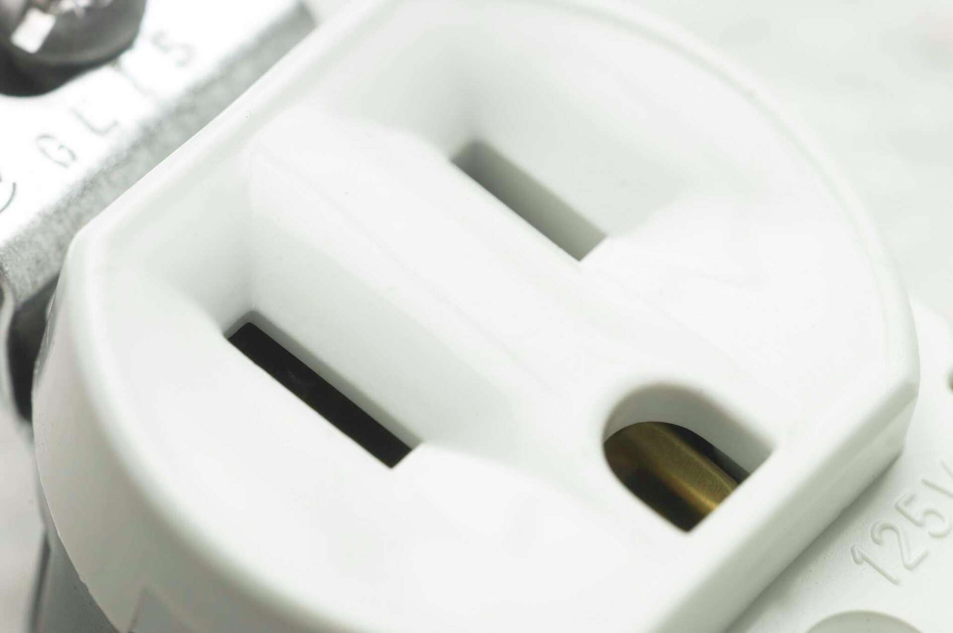 Wiring a 110V Electrical Outlet