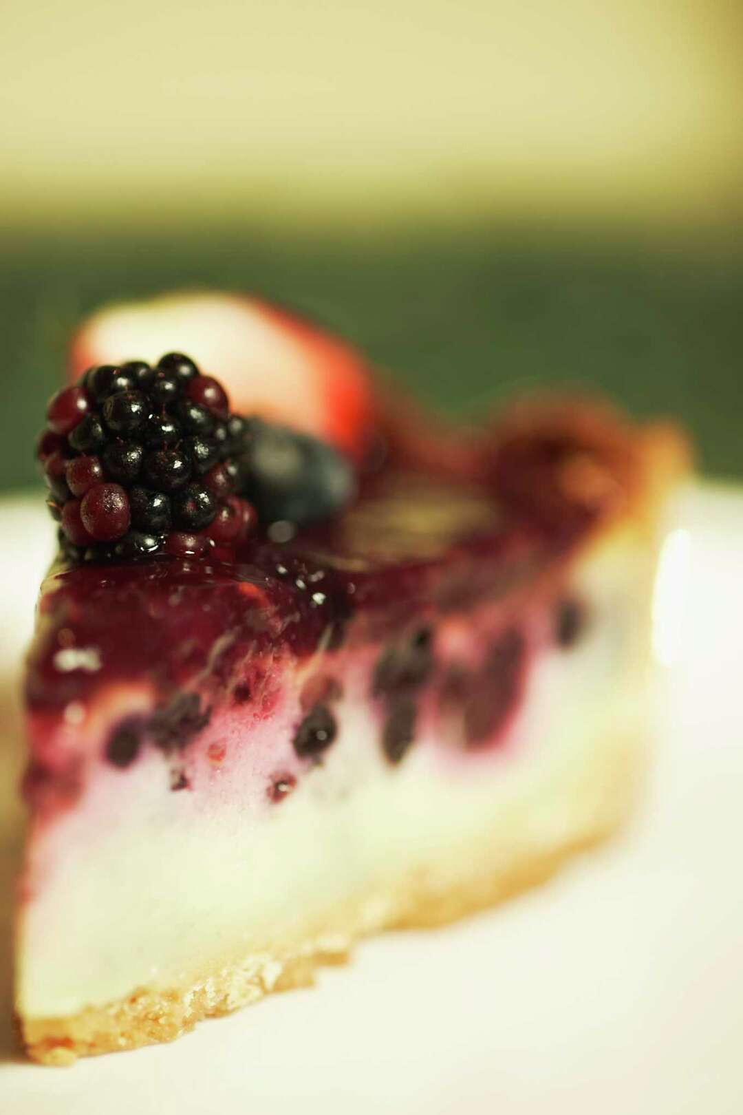 How to Trim Boysenberry Bushes