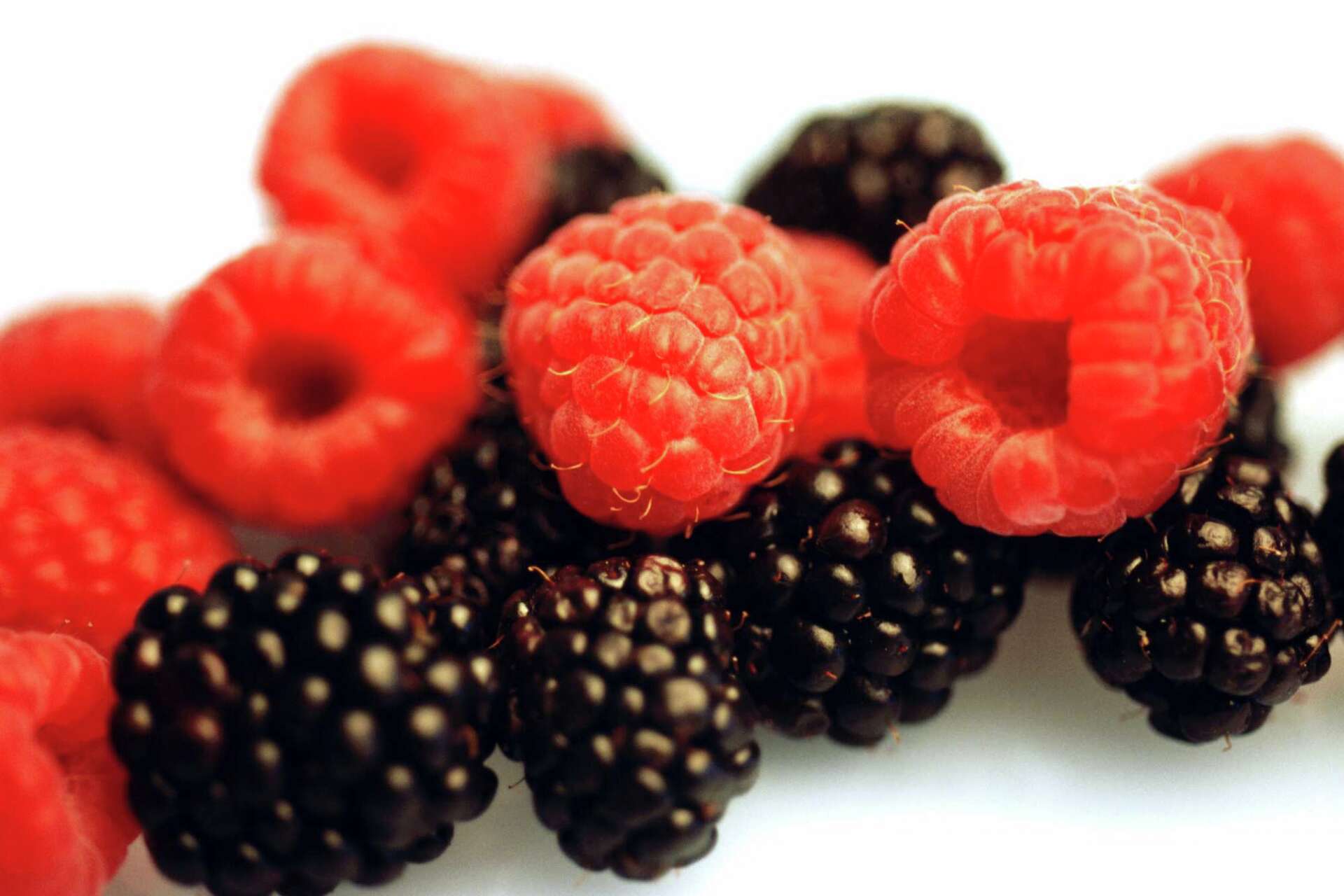 How to Care for Black Raspberries