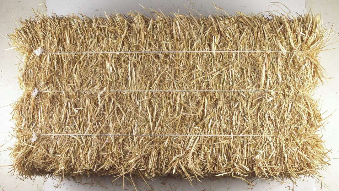 How do I Grow Vegetables in a Bale of Hay?