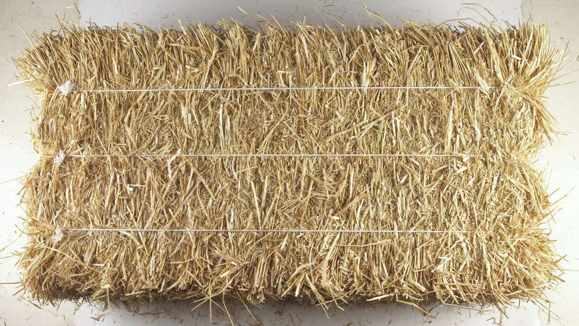 How do I Grow Vegetables in a Bale of Hay?