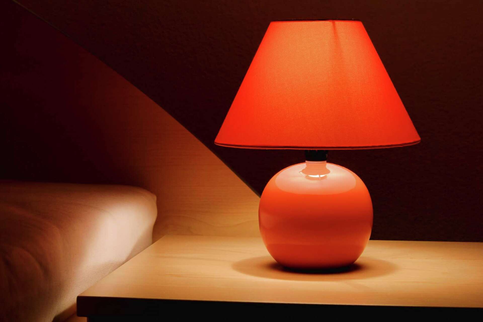 How to Change the Color of Lamp Shades