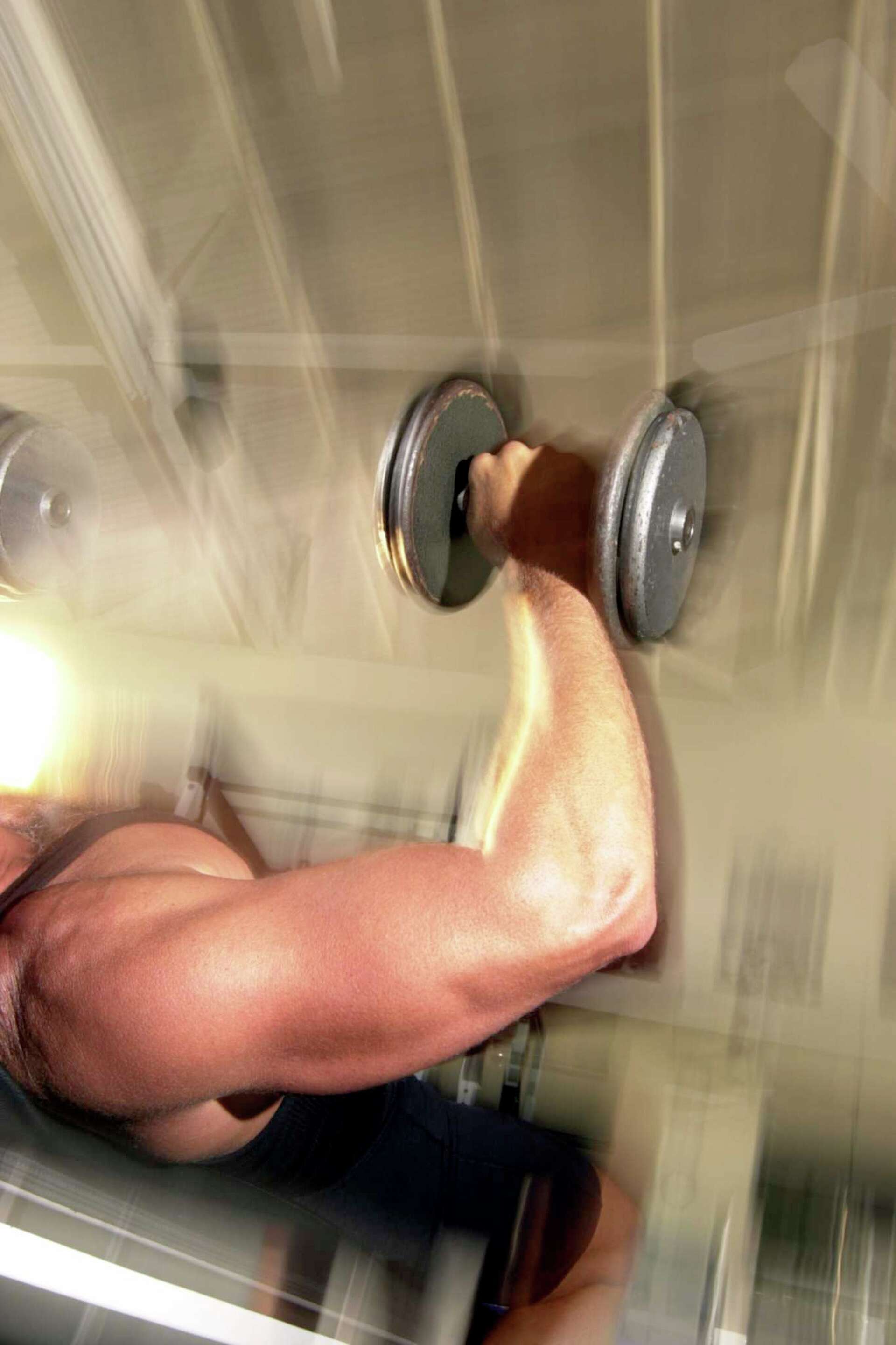 How to Build Pectorals With Free Weights