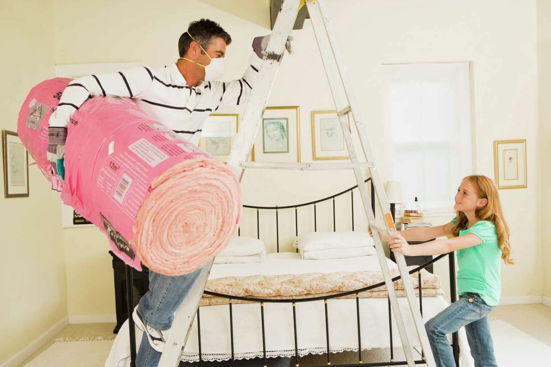 How to Install Unfaced Fiberglass Insulation in Rafters