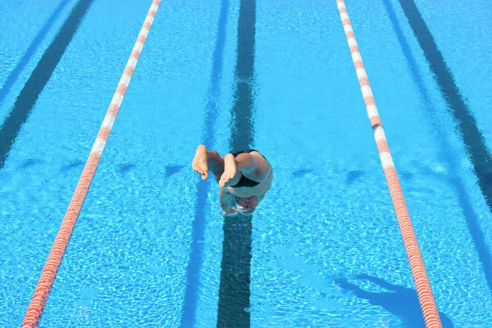 What Is a Decent Swim Time for 100M?