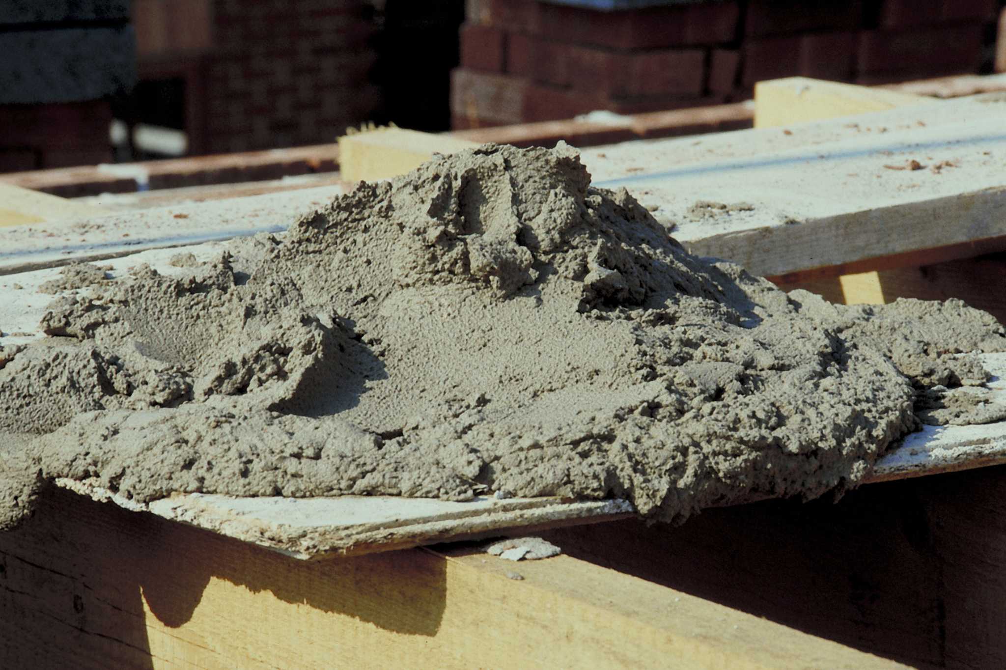 How to Make Cement & Vermiculite Planters