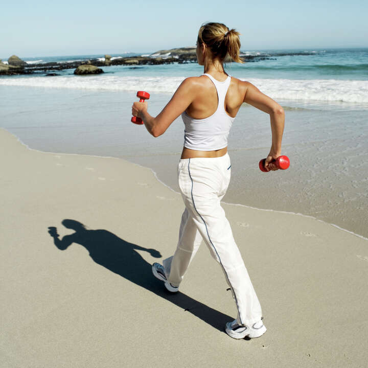 The Best Exercise to Do for Your Arms While You're Walking