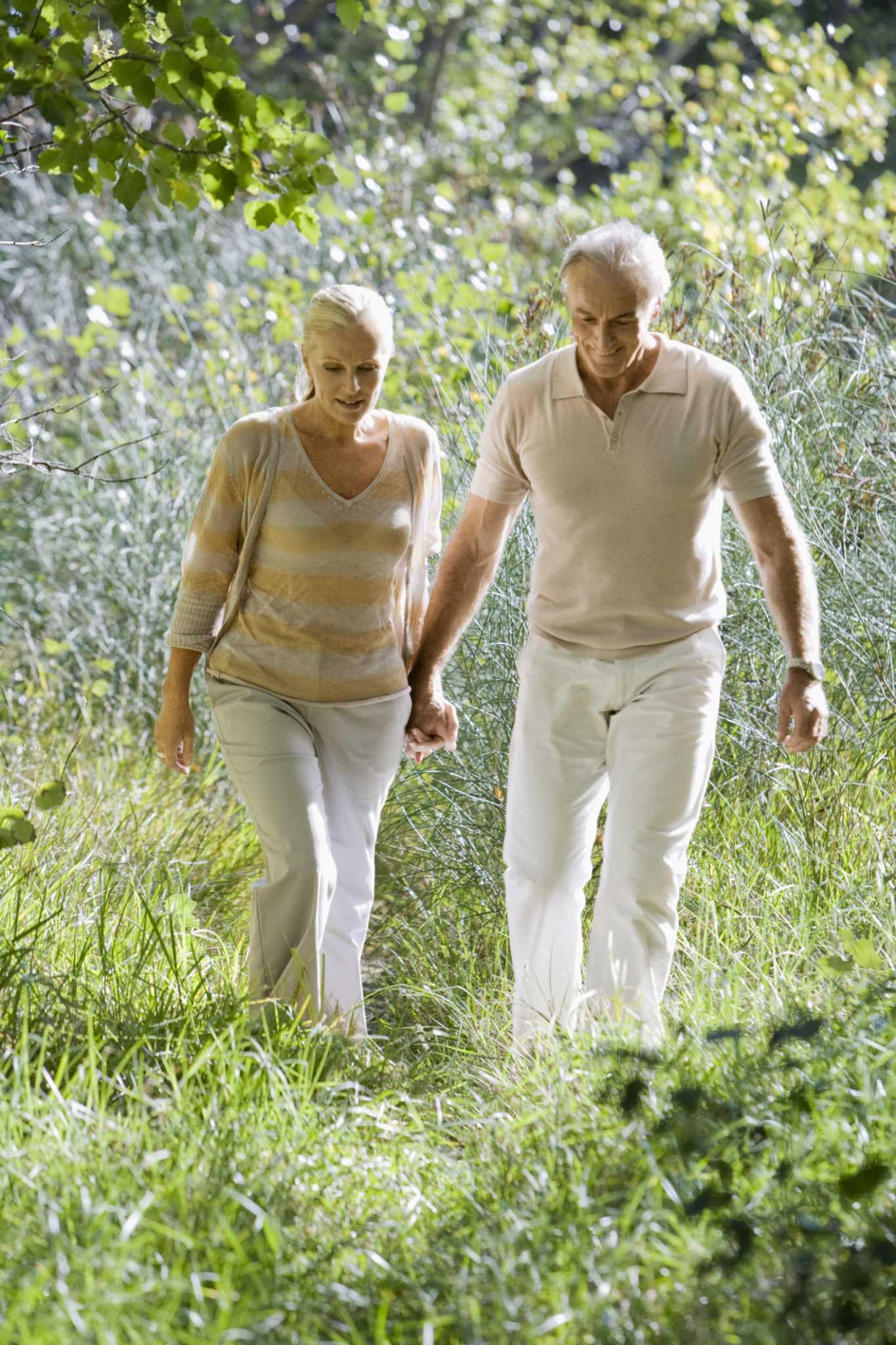 What Exercises Can Be Done to Strengthen Walking for a Senior Citizen?