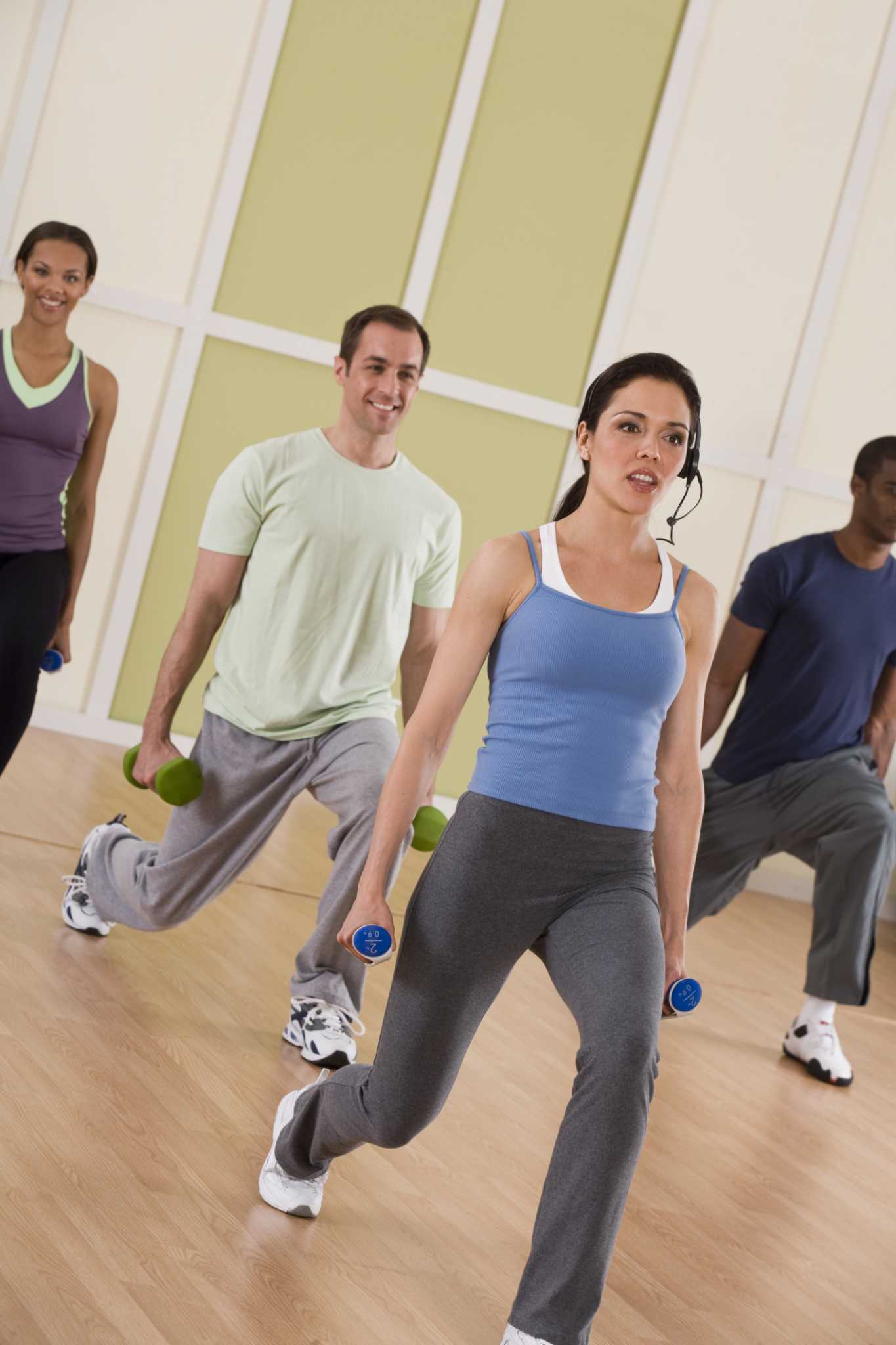 Exercises to Enlarge the Sides of Hips & Buttocks