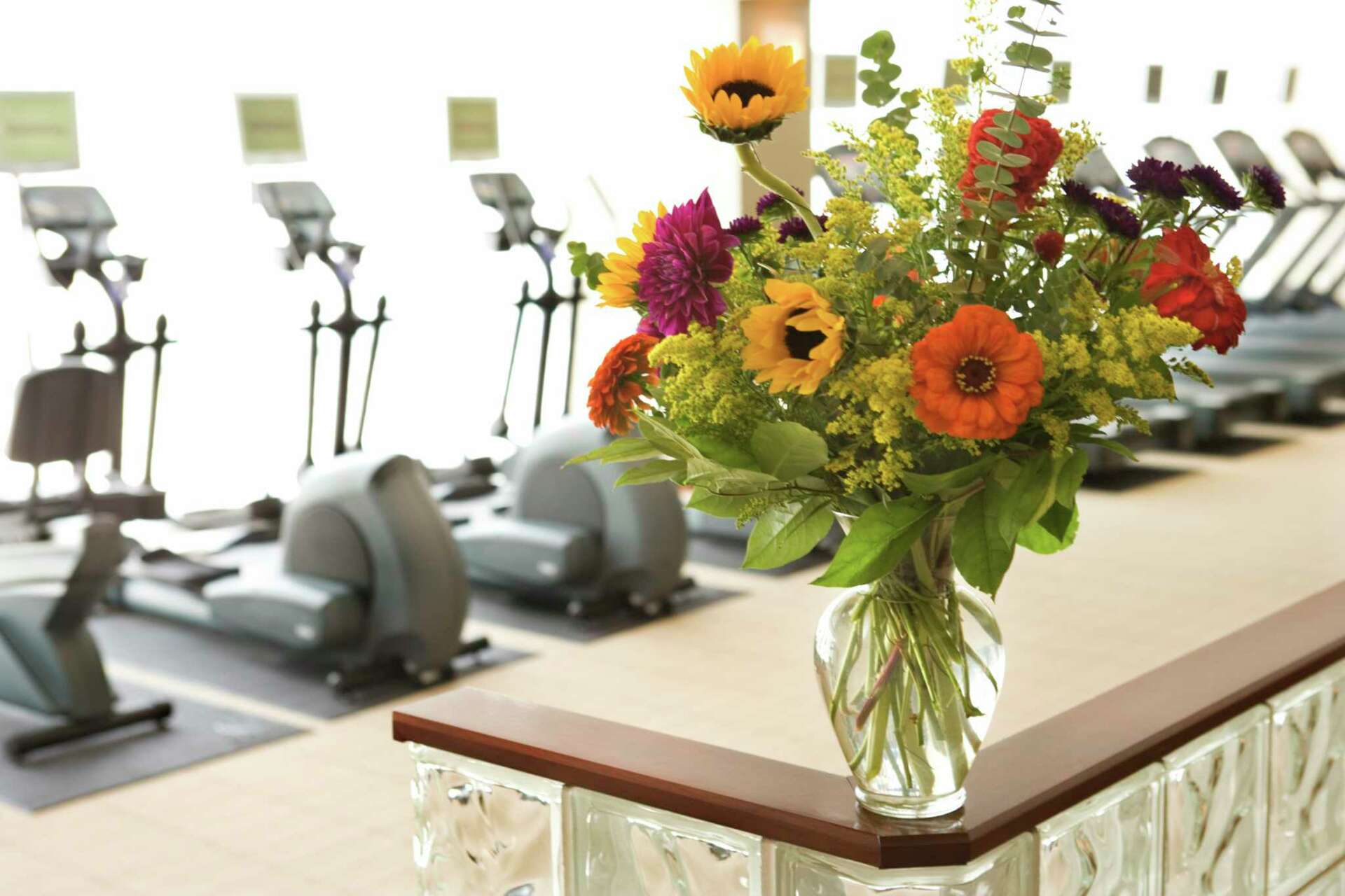 How to Workout on the Elliptical to Slim Legs