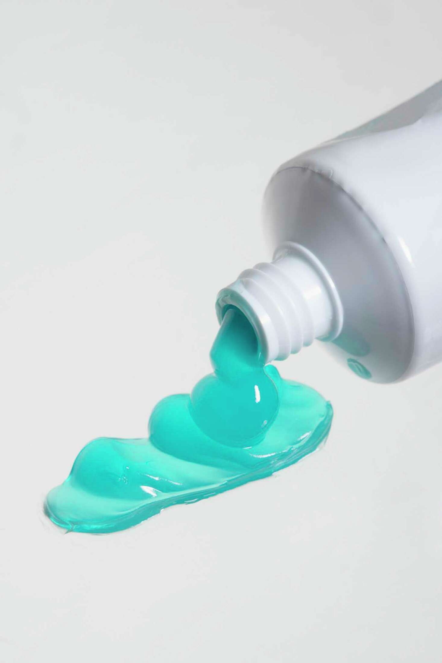 How to Get Splattered Toothpaste Off the Wall