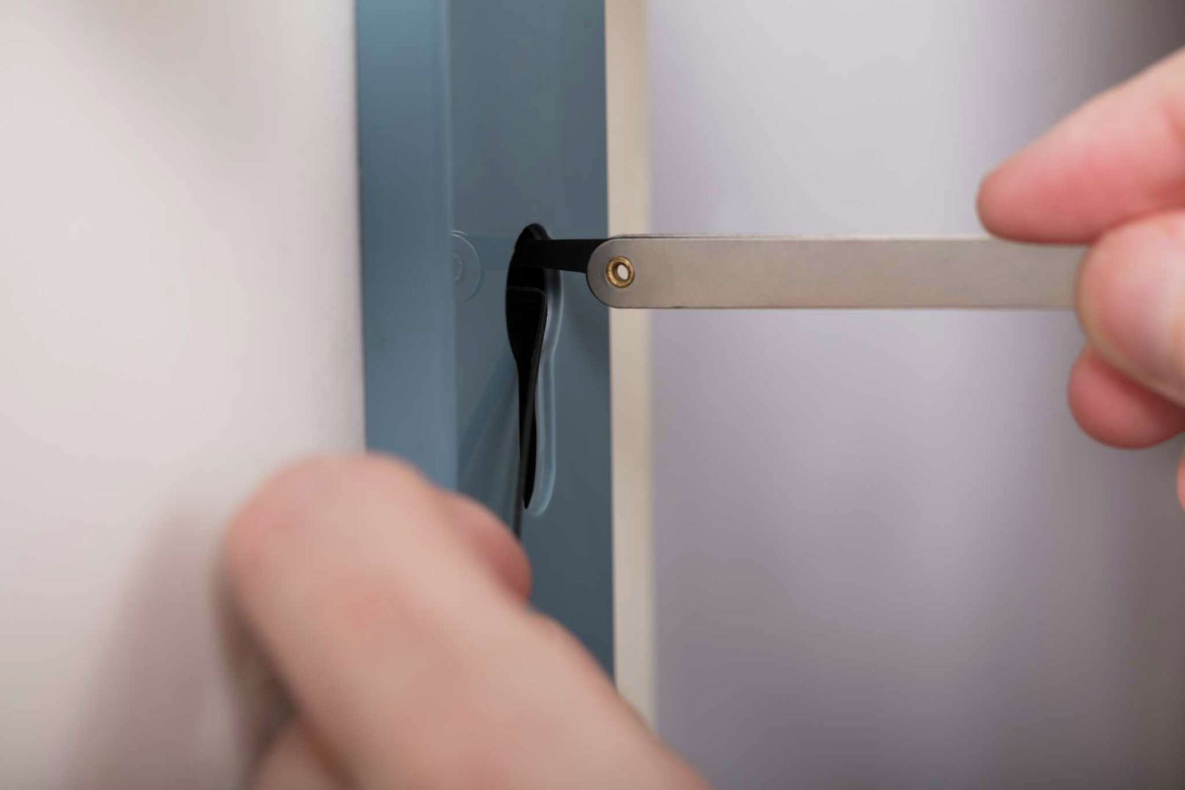 How to Make a Homemade Lockpick Set