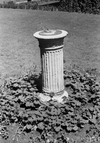 How to Read a Sundial