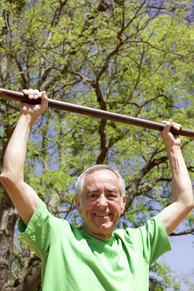 How to Do Tuck Sit Pull-Ups