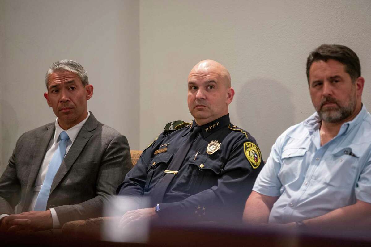 San Antonio OKs hiring 50 police officers, pending federal grant