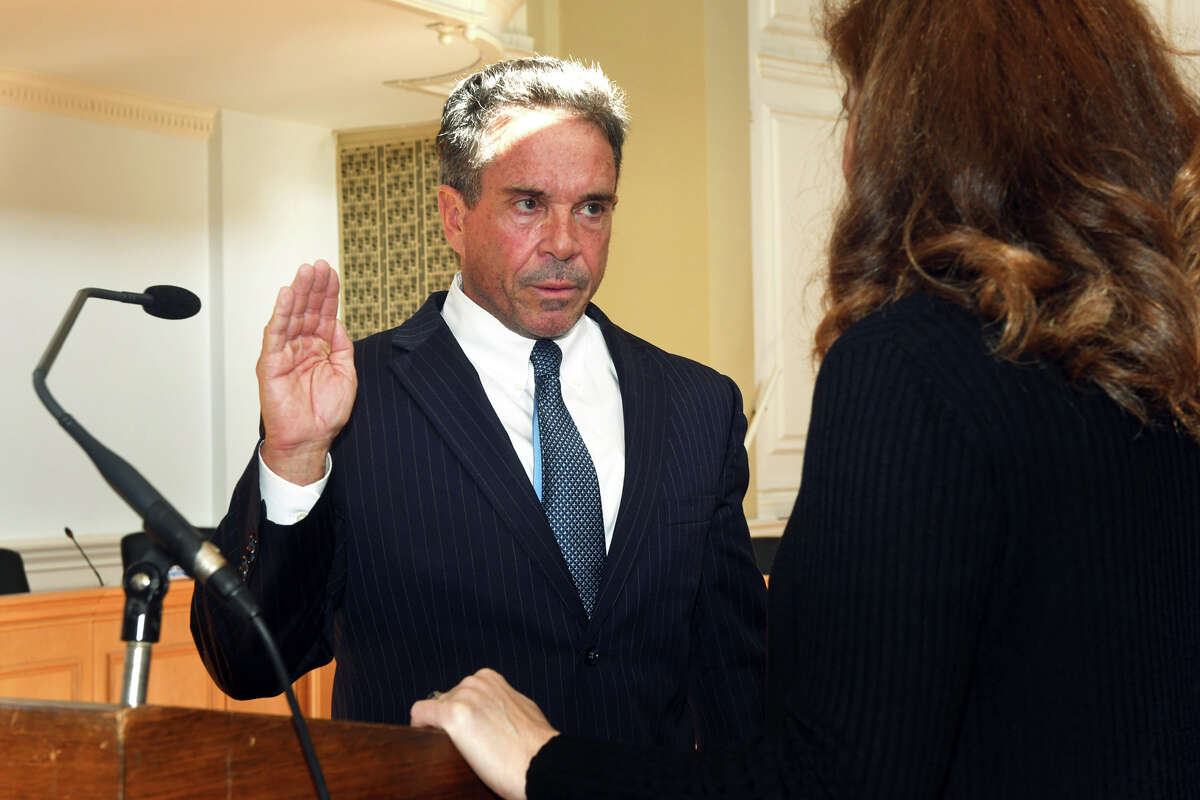 Milford aldermen name Richard Smith to replace Mayor Ben Blake