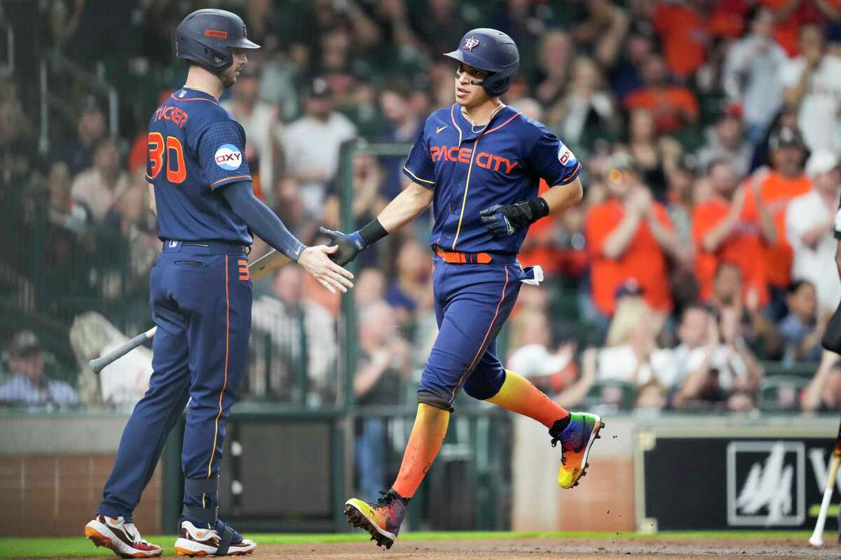 Brandon Bielak, Mauricio Dubón lead Houston Astros to victory