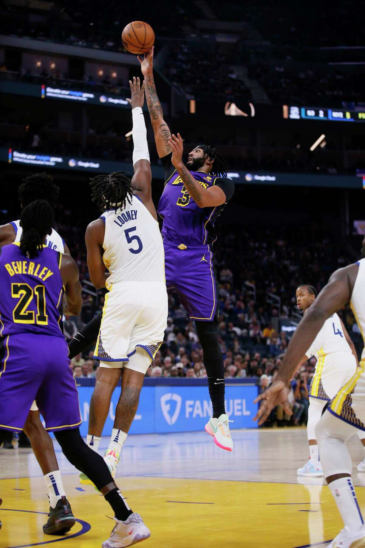 Lakers’ Anthony Davis presents a two-way challenge for Warriors
