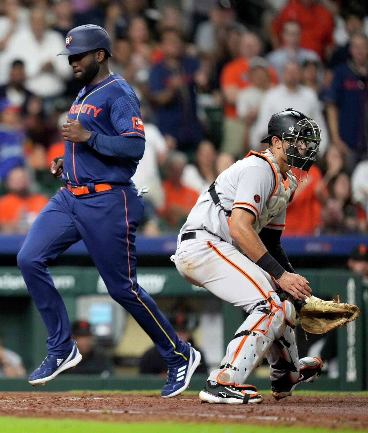 Brandon Bielak, Mauricio Dubón lead Houston Astros to victory
