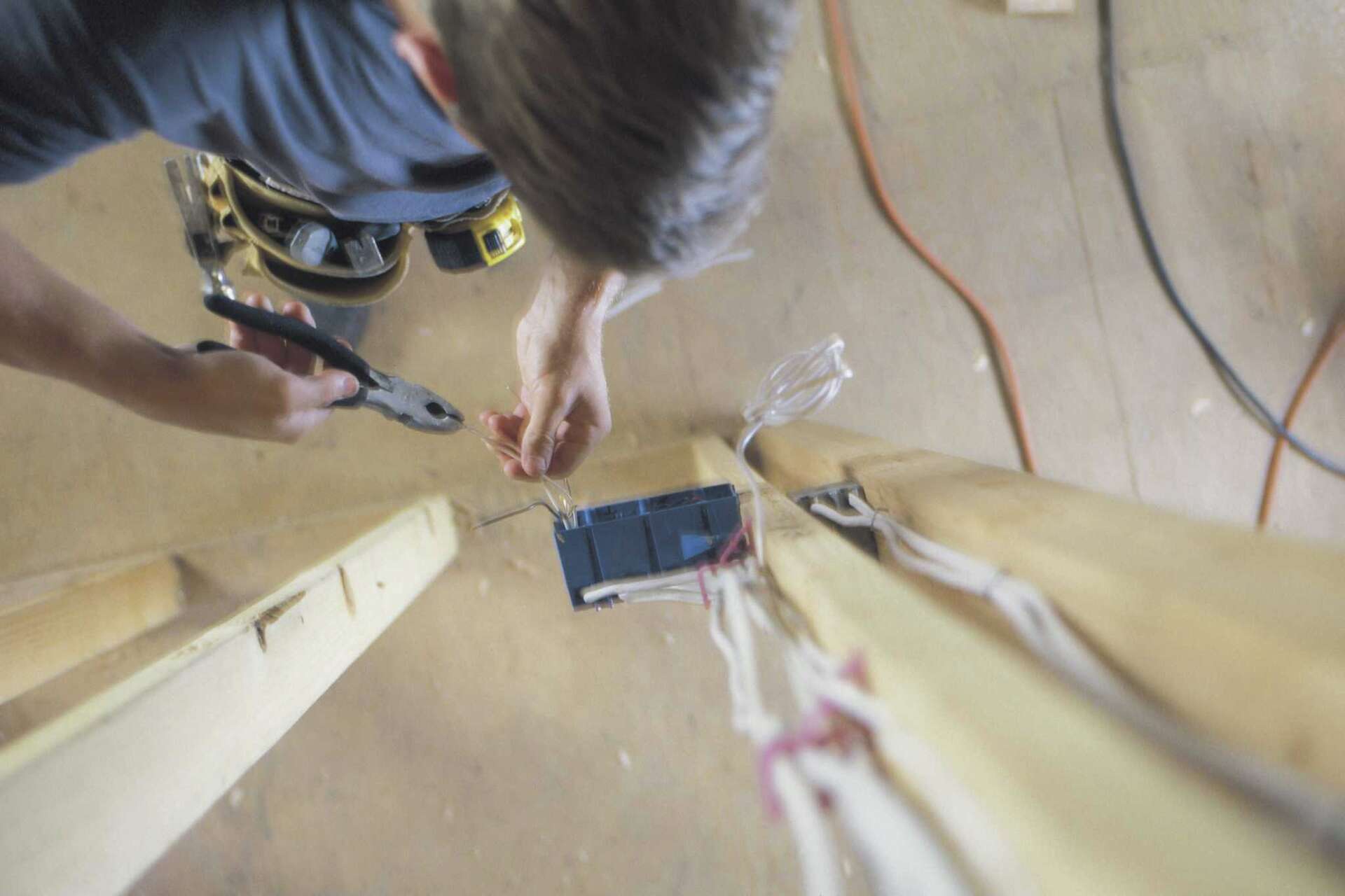 How to Use a Rheostat