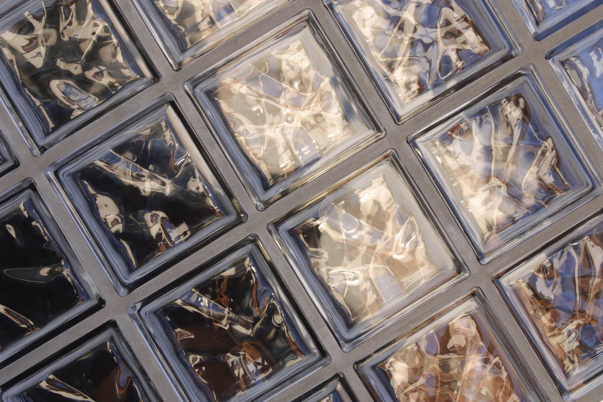 How to Redo a Mirror Frame With Mosaic Glass