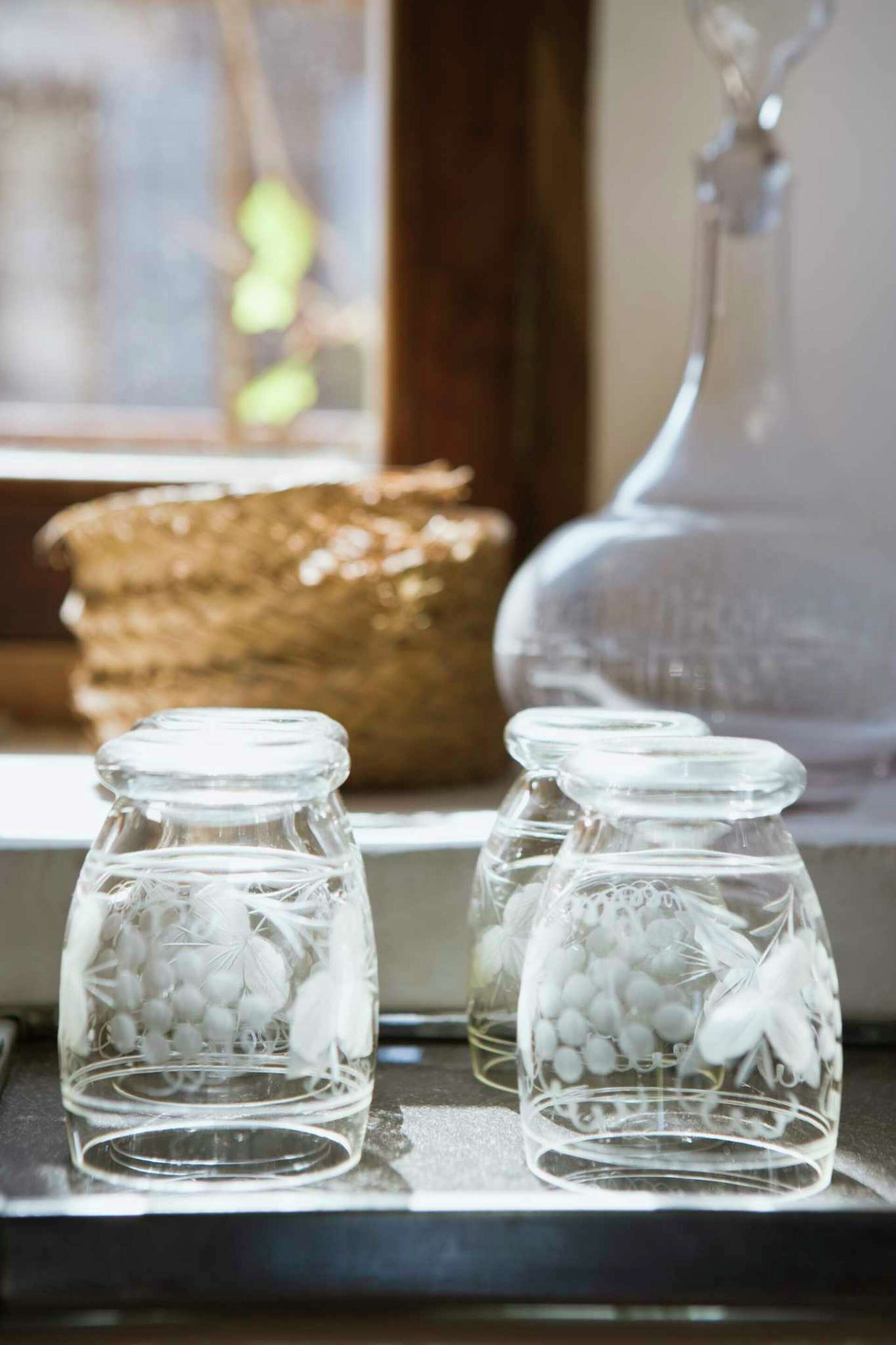 How to Identify Crystal Place Settings