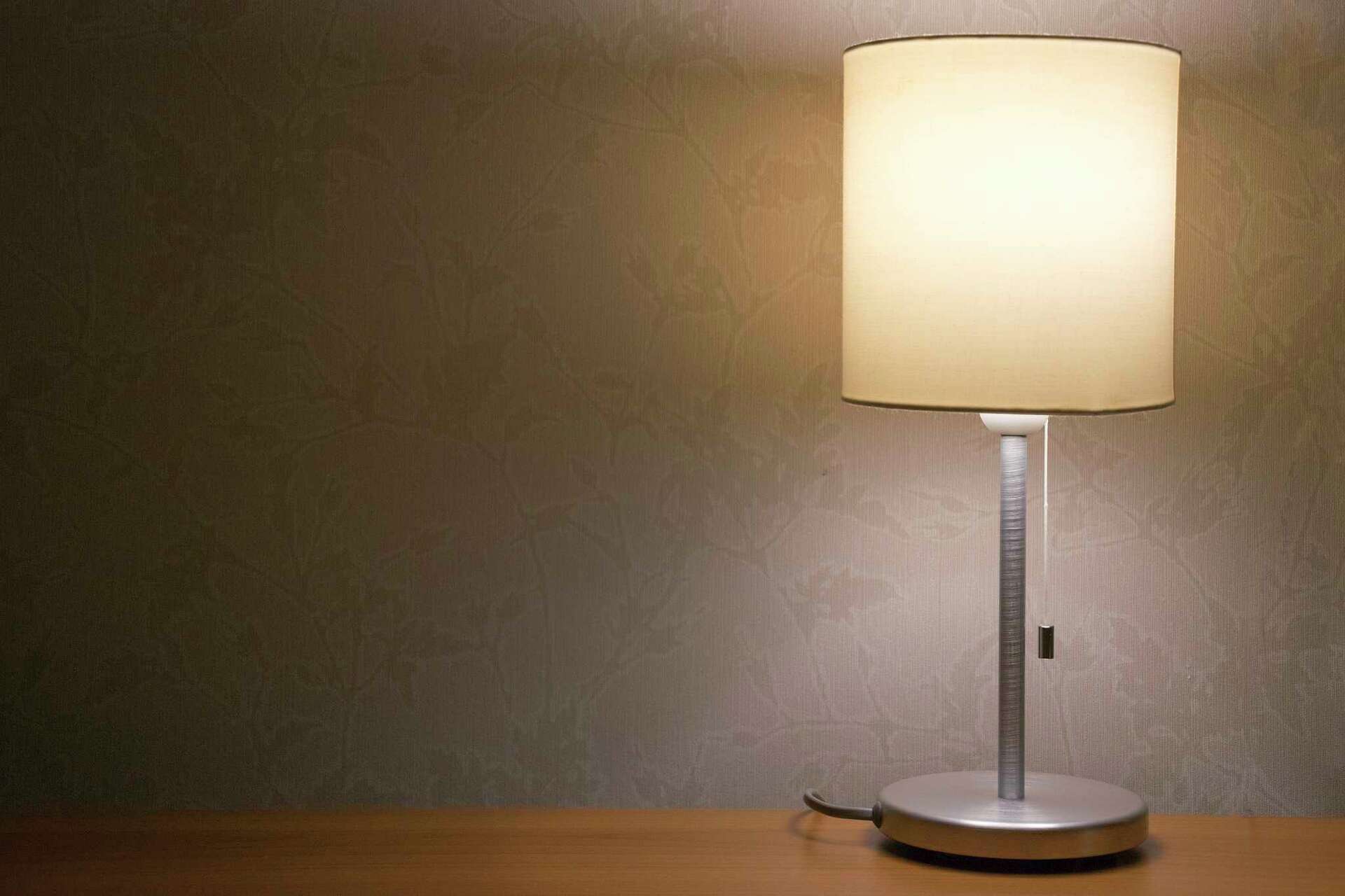 How to Identify Marks of a Stiffel Lamp