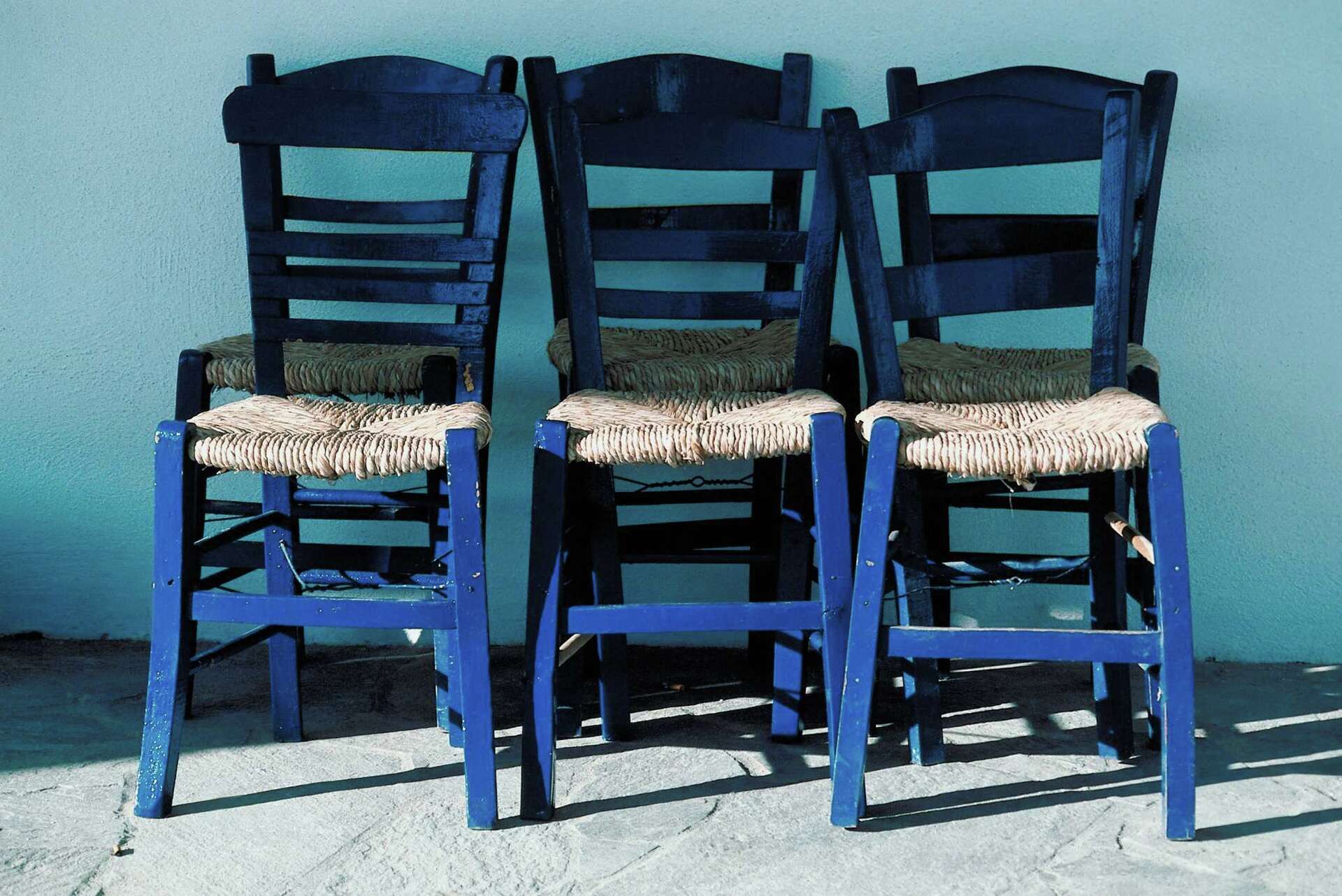 How to Refinish a Chair Seat With Rush Weaving