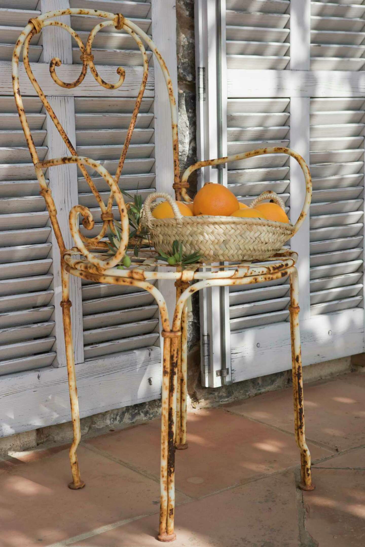How to Paint Rusted Outdoor Furniture