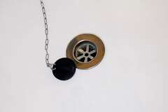 How to Use a Tub Drain Key