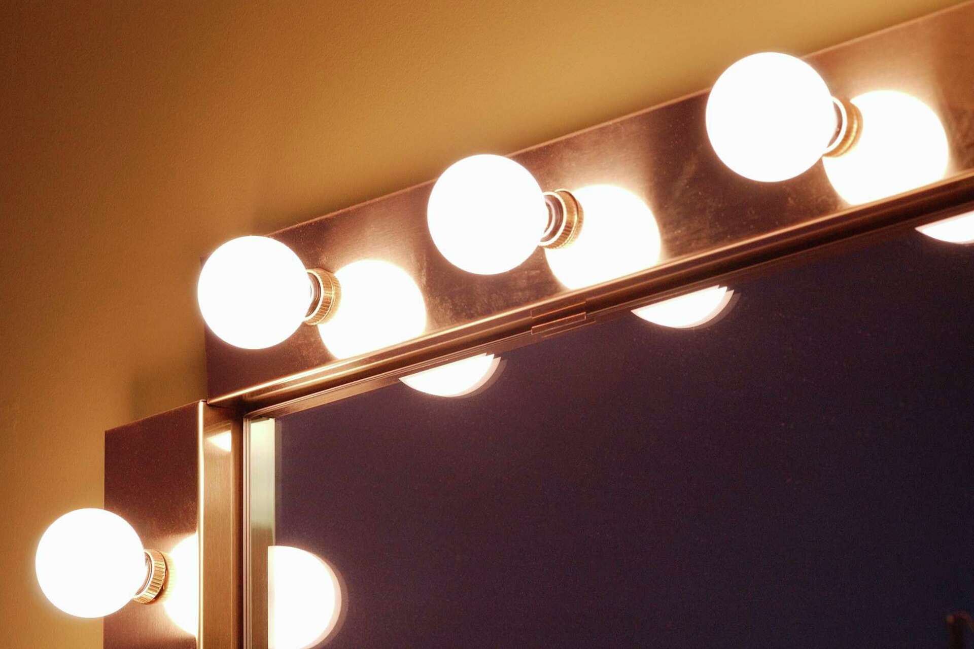 How to Install Bathroom Bar Lighting
