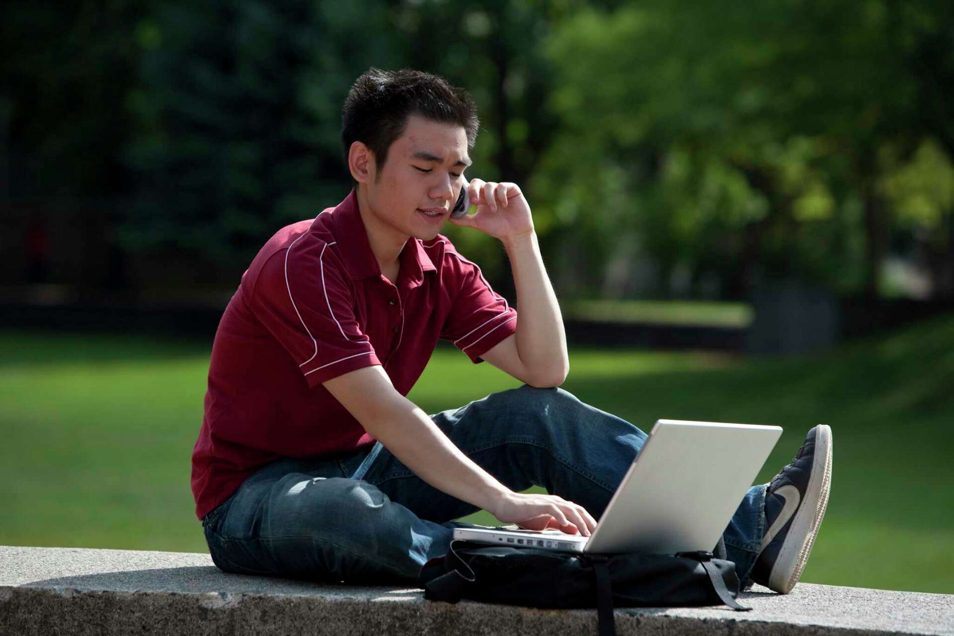 How to Install a Cap on a Curved Retaining Wall