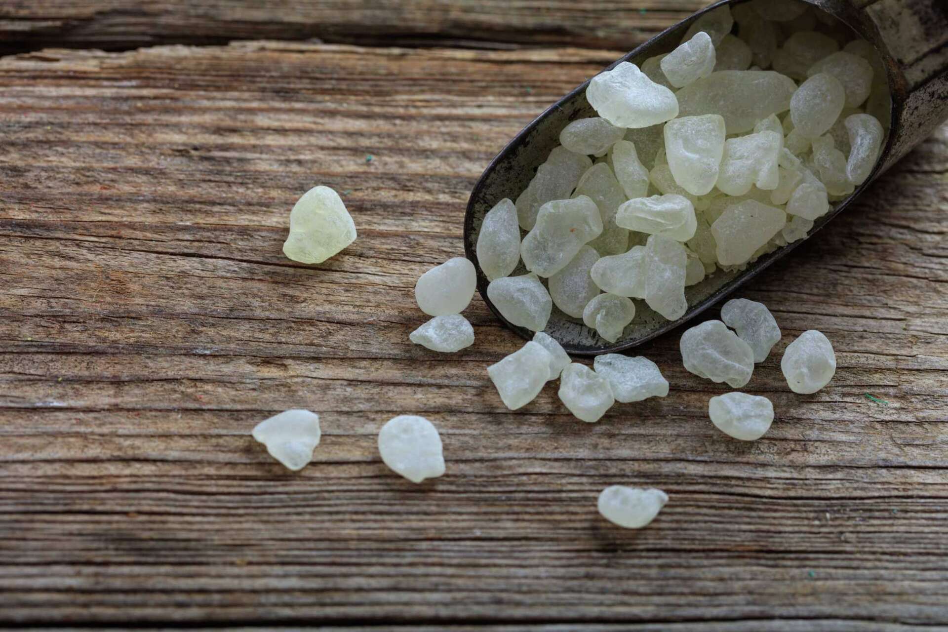 How to Remove Dry Mastic on Tiles