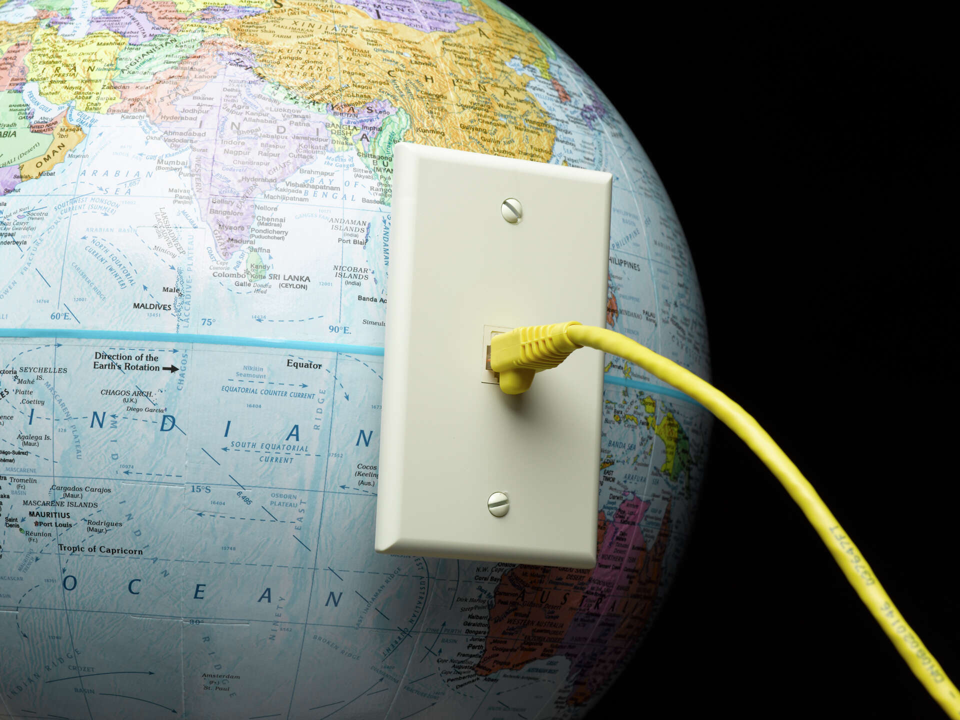 How to Install Cat5 Wiring in Your House