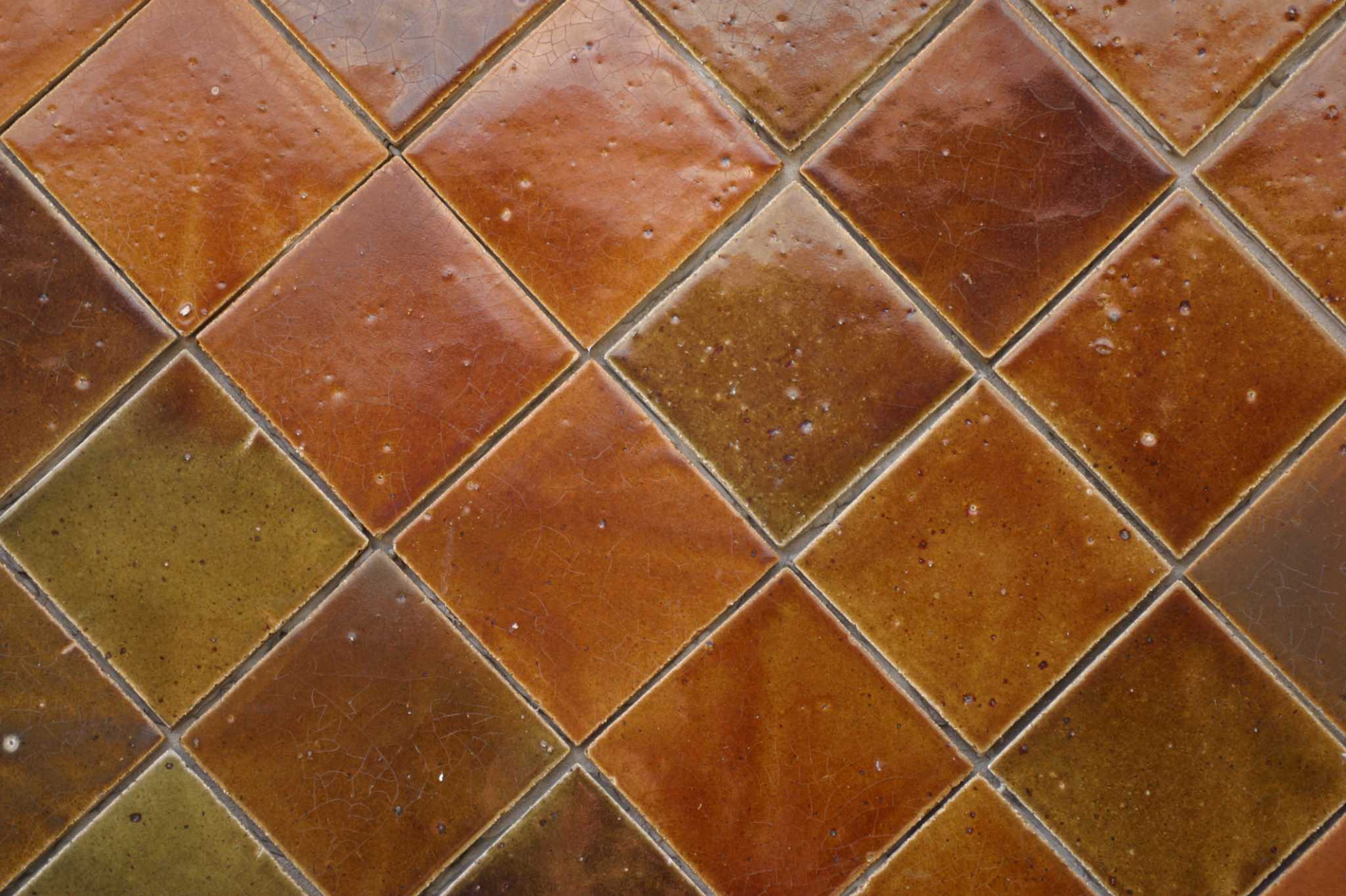 How to Lay Ceramic Tile in a Diamond Style