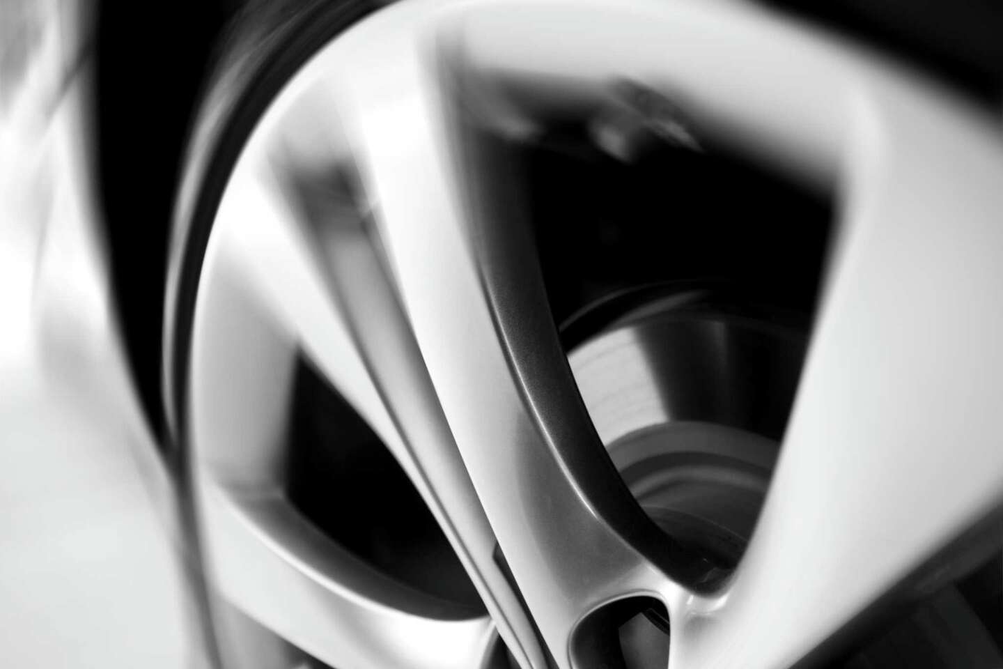 How to Remove Scratches on Chrome With Ease