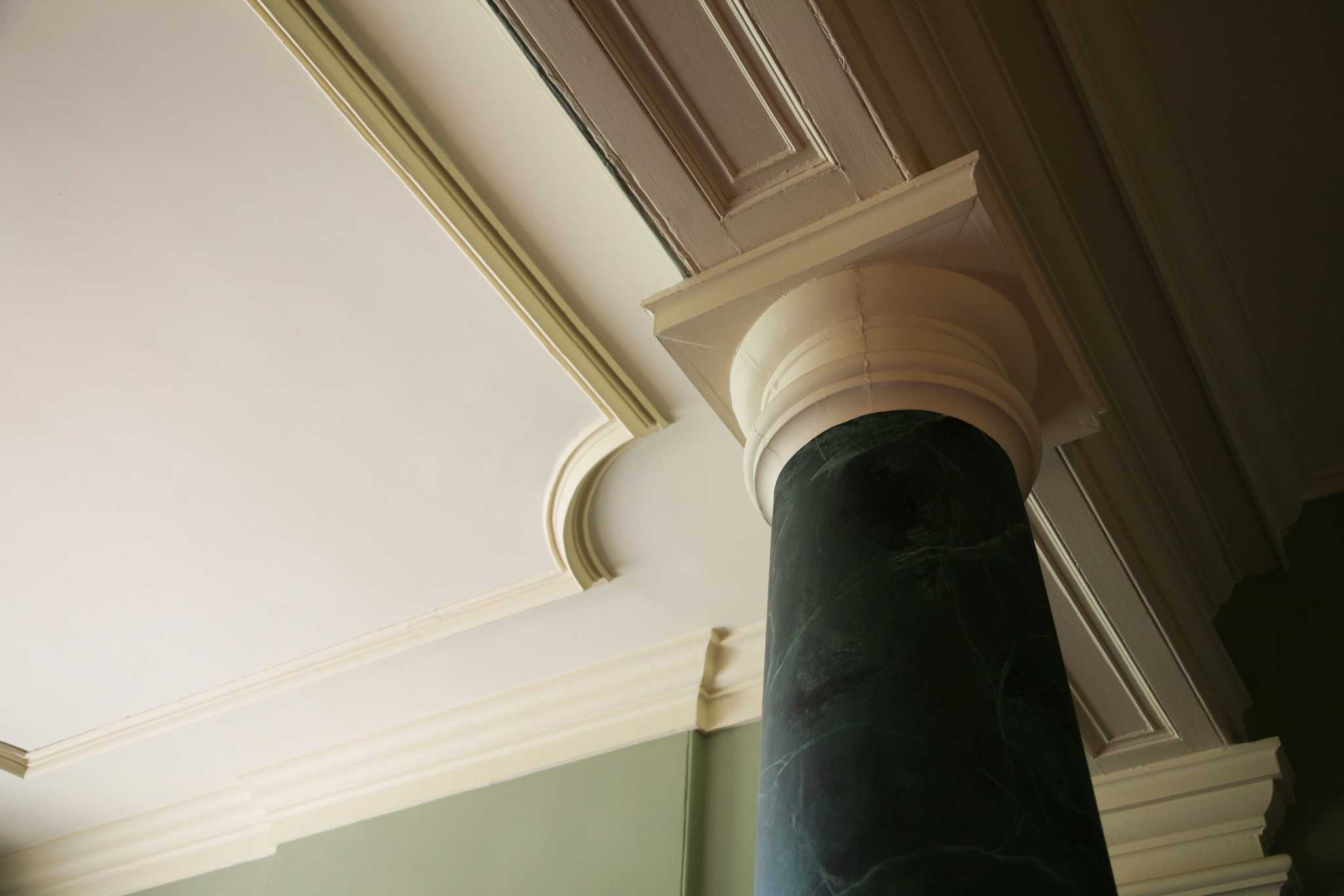 How to Install Decorative Interior Columns