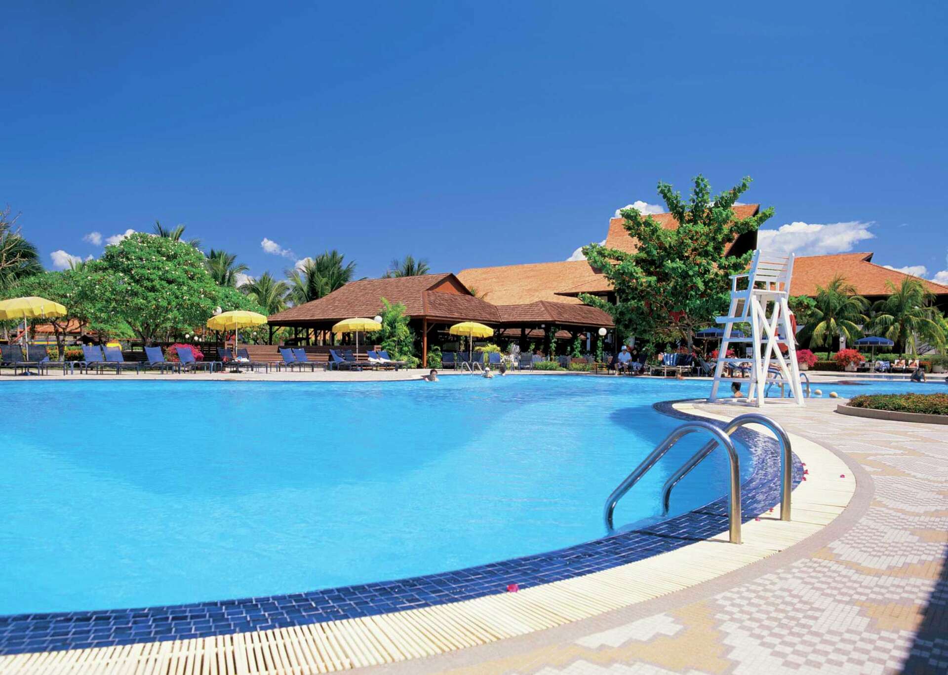 How to Remove a Leak in the Suction Line of Swimming Pools