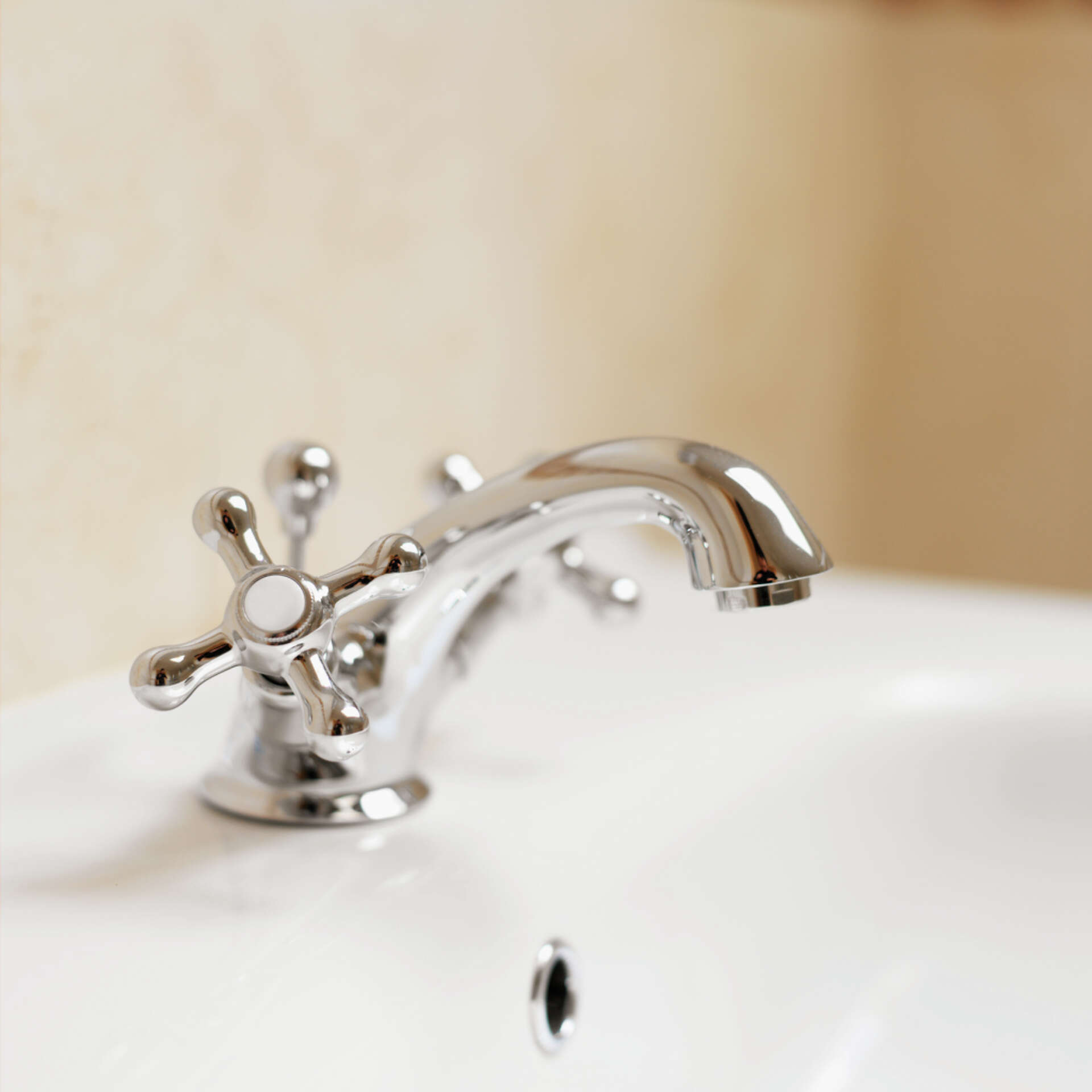 How to Remove Lime Build up in a Porcelain Sink