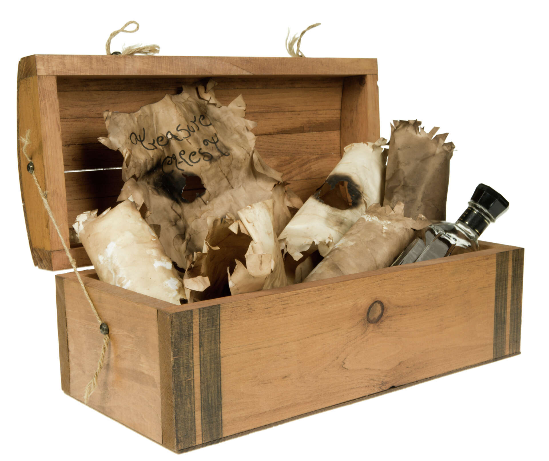 How to Remove Mold From a Cedar Chest