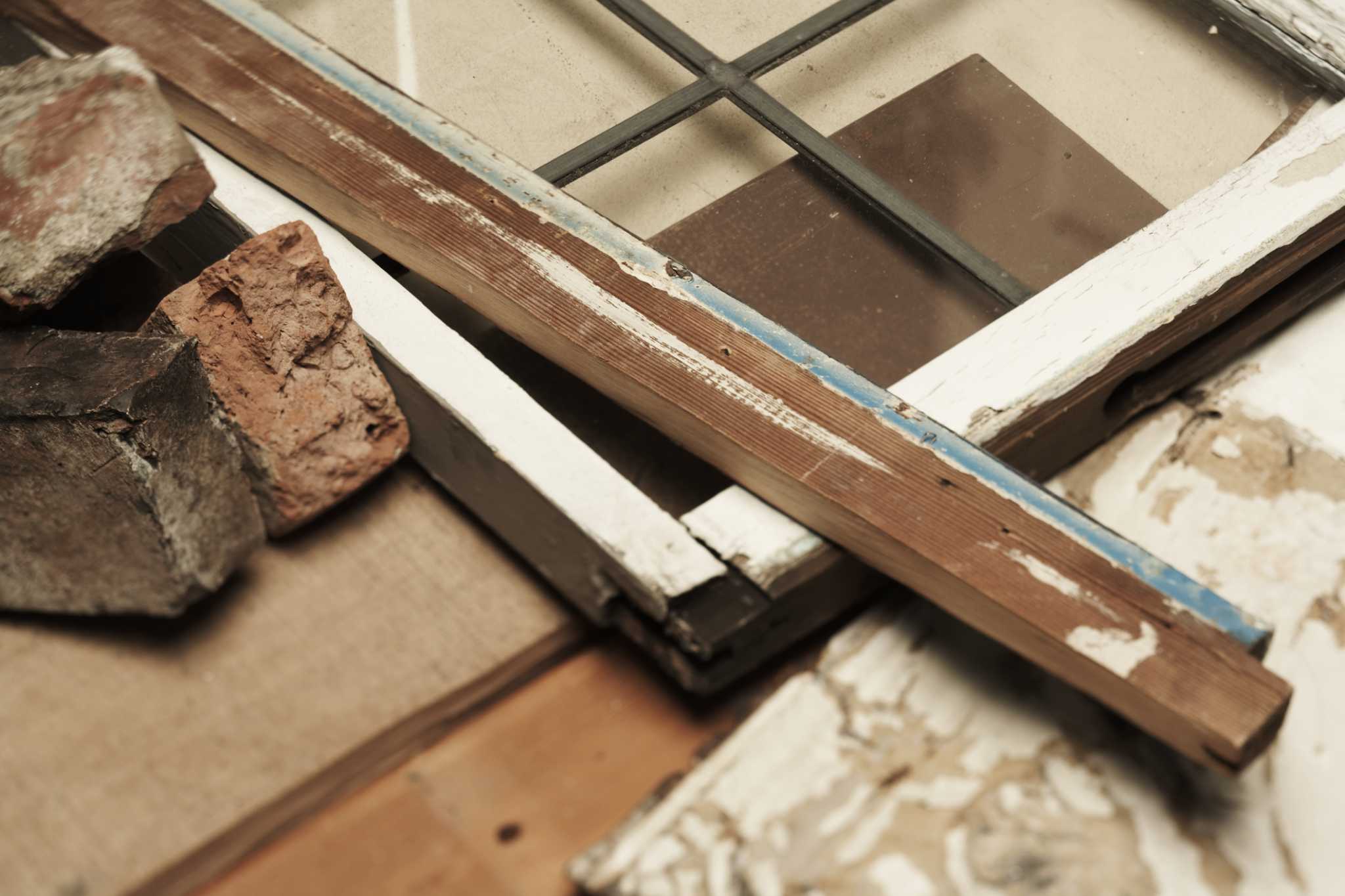 How to Remove the Old Frames for Replacement Windows