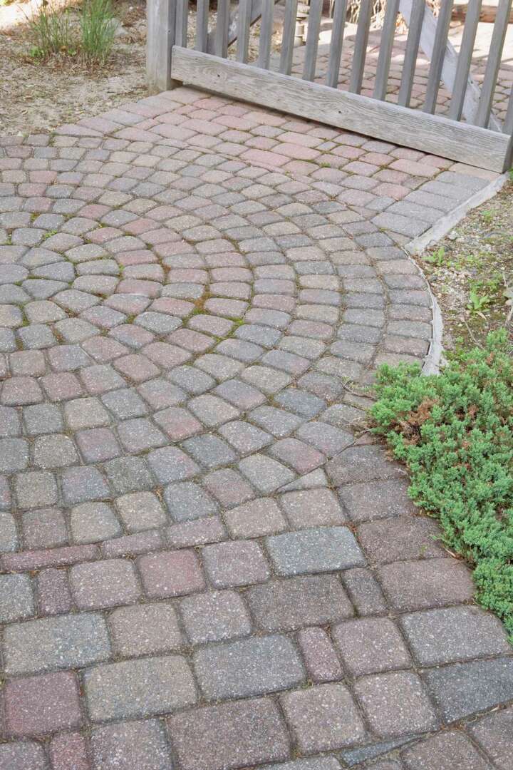 How to Remove Pavers