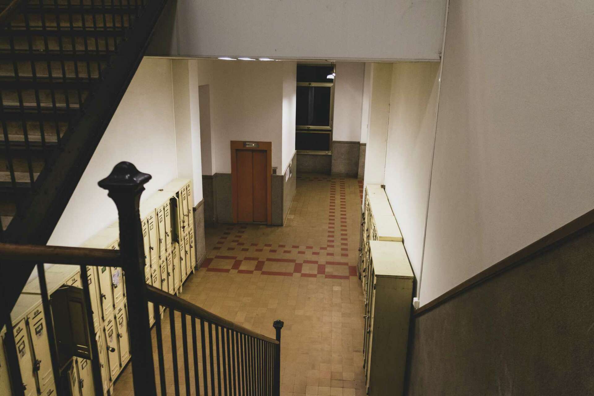 Installing a Wood Handrail on a Wall