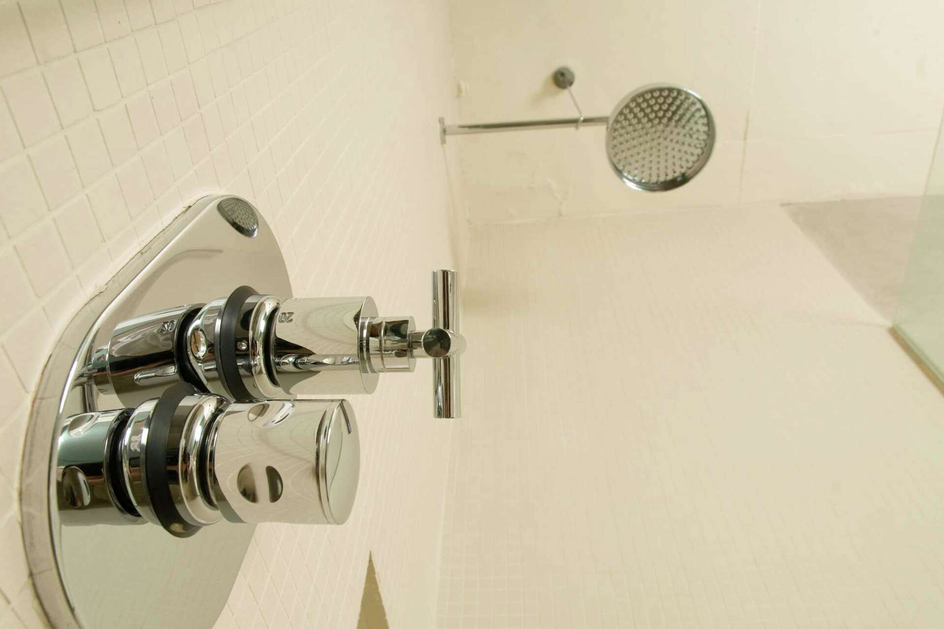 How to Install New Shower Faucets