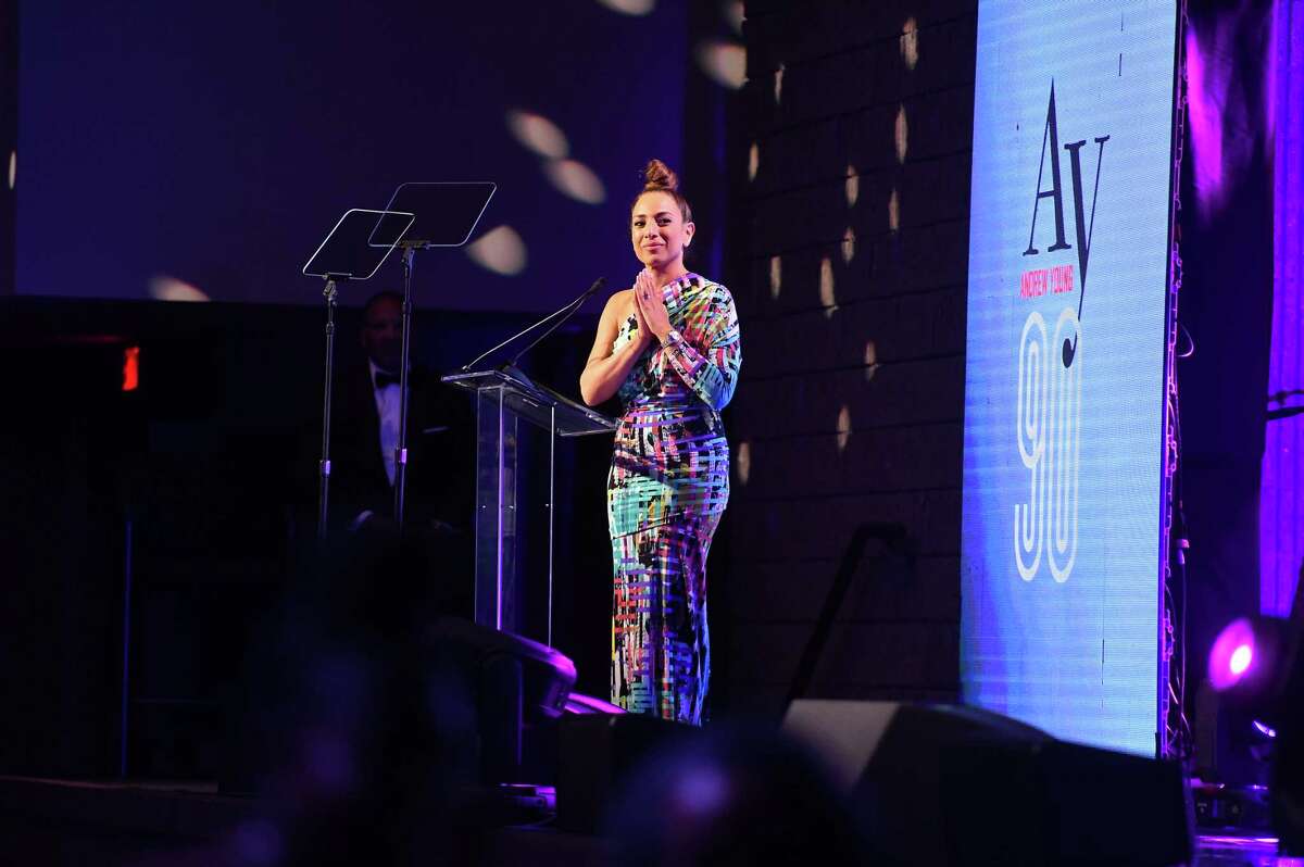 CBS News’ Michelle Miller, left at birth, recounts search to belong