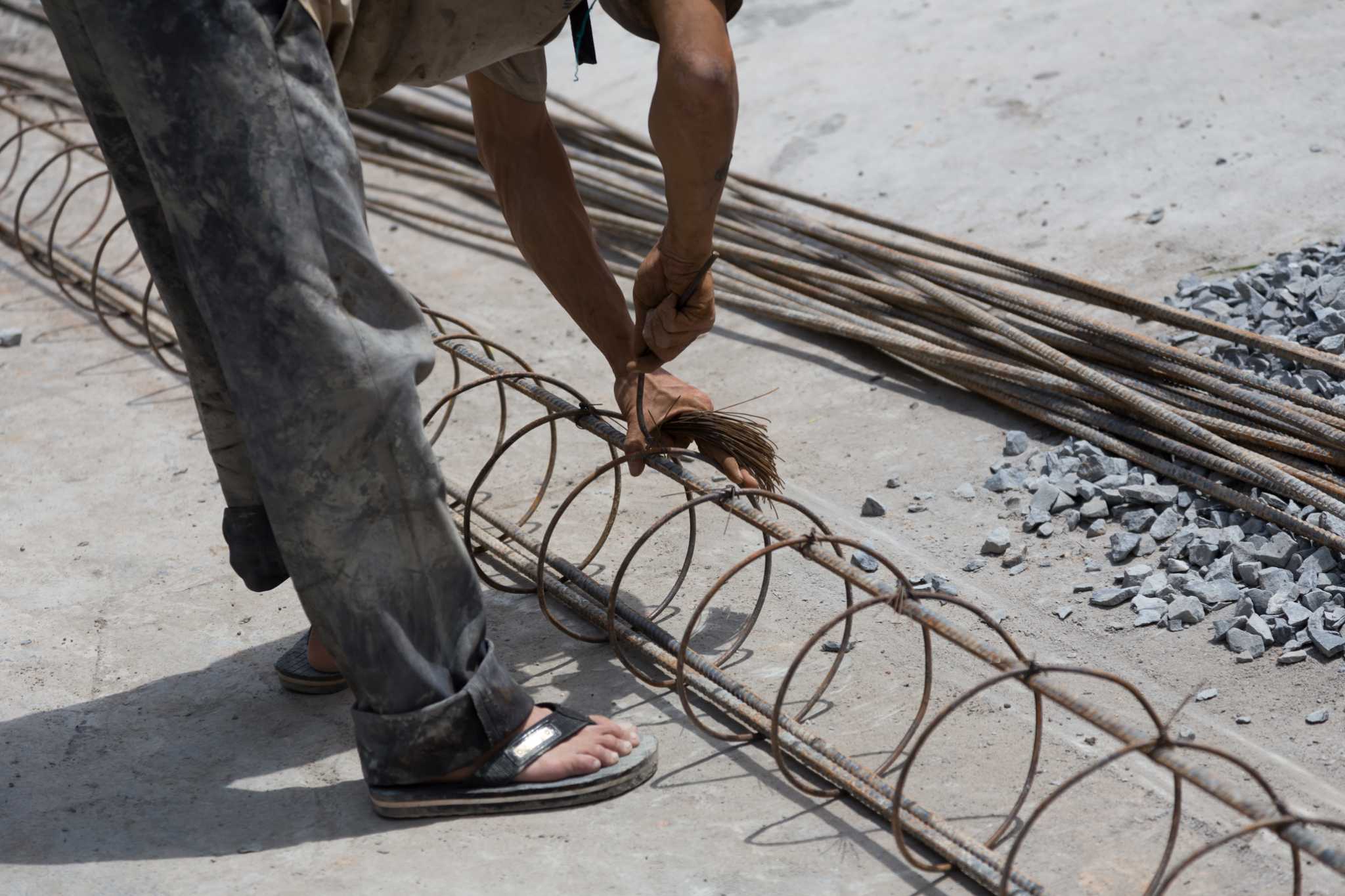 How to Install Your Own Footer for a Block Wall