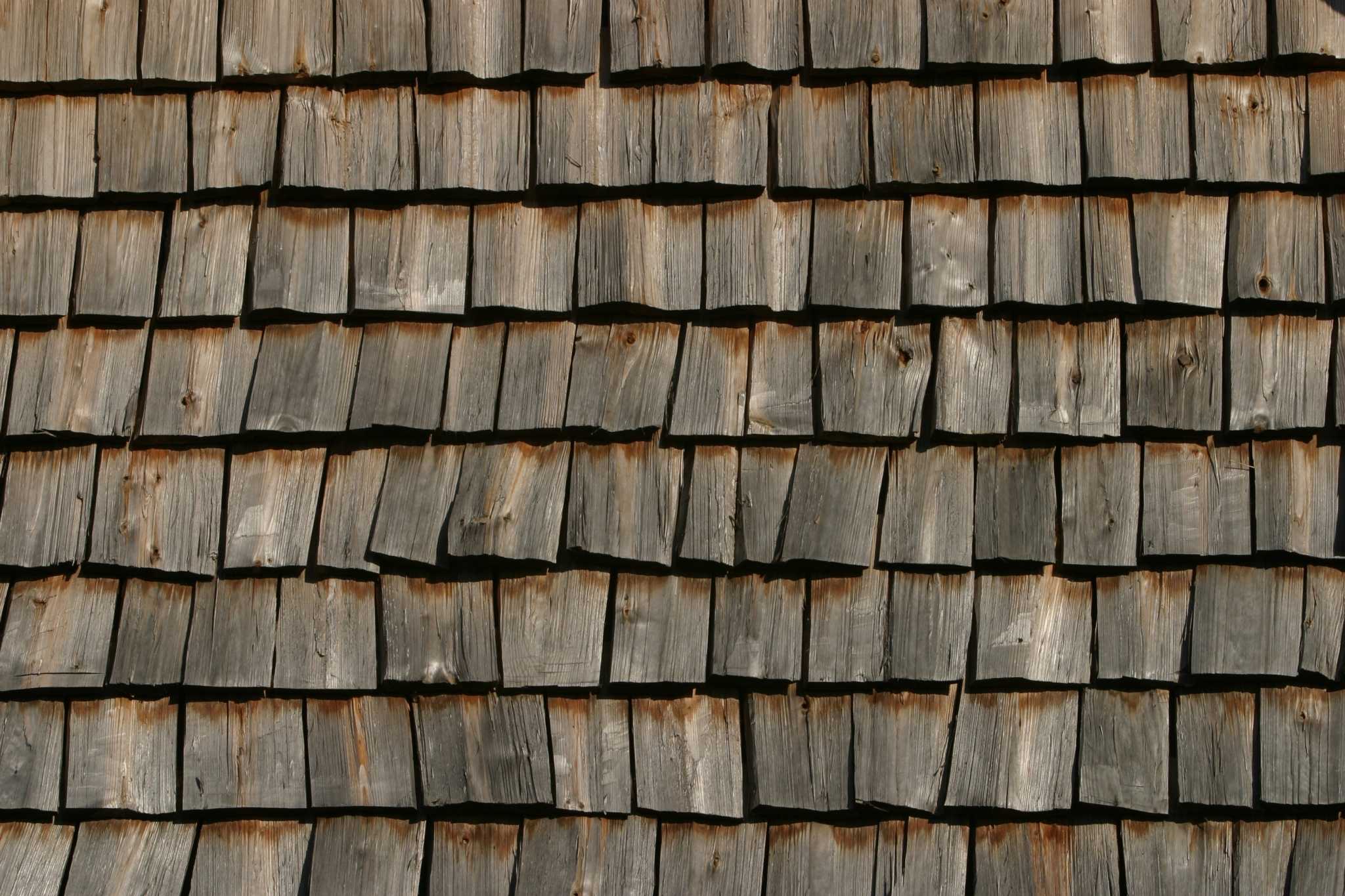 How to Install Roofing Shakes